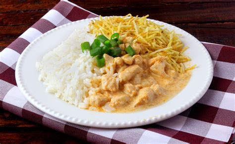 O Strogonoff De Frango Simples Um Prato Que Vai Te Ajudar A Compor