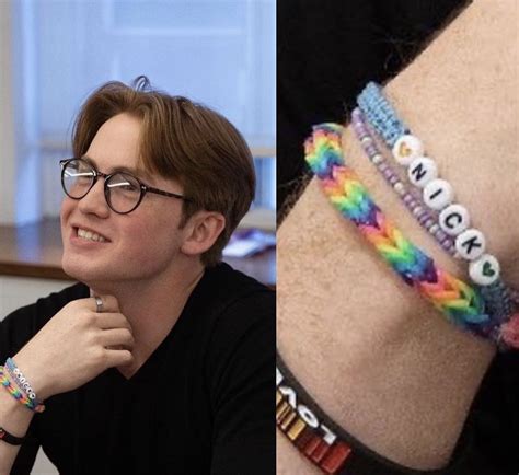 Épinglé par Lily sur heartstopper Tutoriel de bracelet