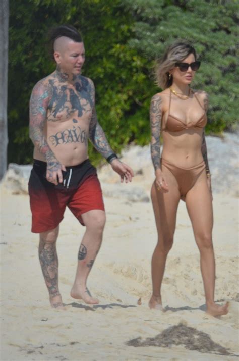 Dj Ashba And His Sexy Wife Nathalia Enjoy The Sunshine In Tulum