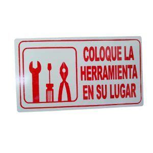 Letrero acrílico coloque la herramienta en su lugar WCP Ingeniería