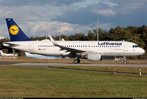 D AIUP Lufthansa Airbus A320 214 WL Photo By Sierra Aviation