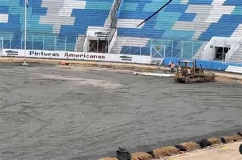 Ultiman detalles para la siembra del nuevo césped del estadio Nacional