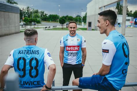 Piast Gliwice 2022 23 Third Kit