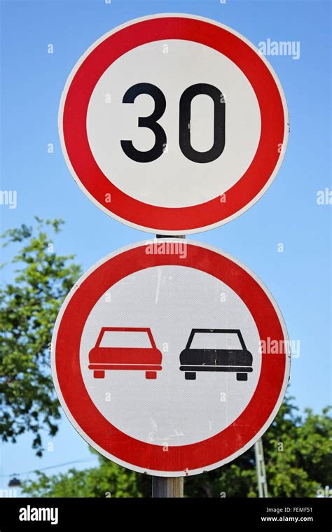 No Overtaking Signs Hi Res Stock Photography And Images Alamy