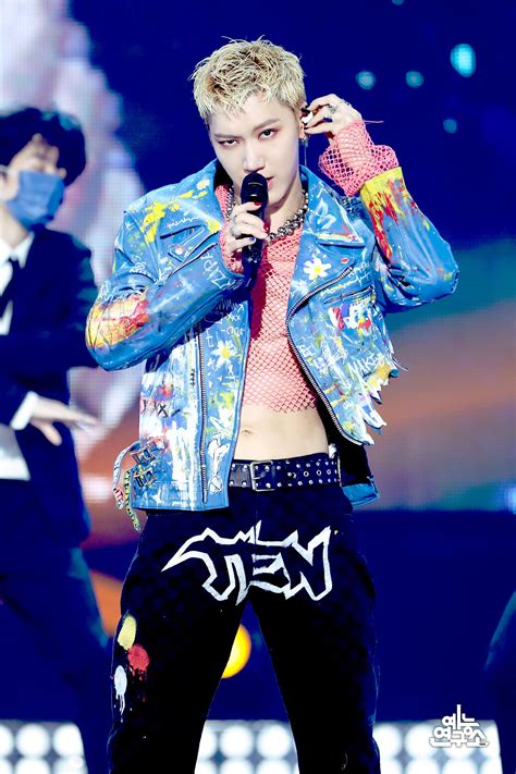 C K Pop Wayv Ten Paint Me Naked Mbc Show Music Core Pantip