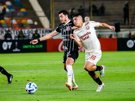 Corinthians volta a vencer Universitario e vai às oitavas da Sul