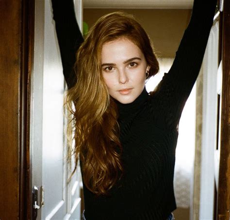Zoey Deutch Nude Photos
