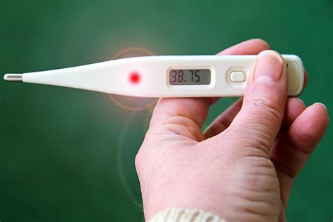 Así tienes que colocarte el termómetro para medir la fiebre de forma