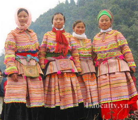 Lên Lào Cai chiêm ngưỡng vẻ đẹp của người phụ nữ Mông Hoa Chuyên