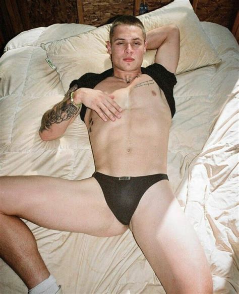 OMG He S Naked UHGAIN Fashion Model Hunter Warr OMG BLOG