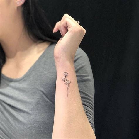Simple Flower Tattoos On Wrist Wards Logbook Miniaturas