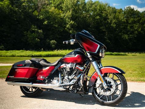 Certified Pre Owned 2021 Harley Davidson CVO Street Glide Motorcycle