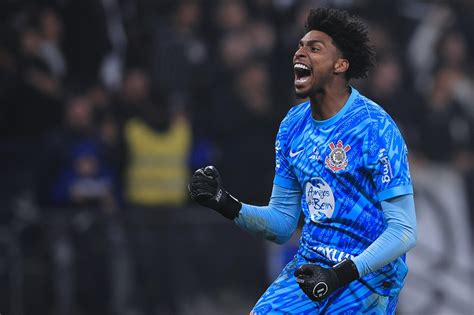 Agora Corinthians Anuncia Compra Dos Direitos Do Goleiro Hugo Souza