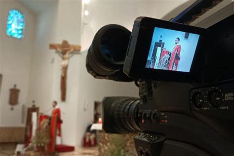 La Santa Messa Di Domenica Ottobre In Diretta Su Aostaoggi It