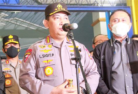 Kapolri Janji Akan Usut Tuntas Tragedi Stadion Kanjuruhan