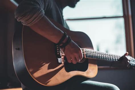 Jak nauczyć się grać na gitarze Porady org