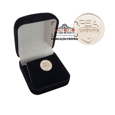 Pin Relevo no Estojo 1981 Pins em relevo Personalizados Empório