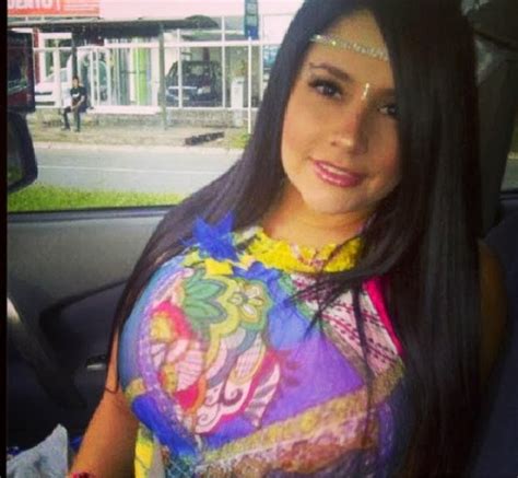 Fetichismo de Pechos Enormes Luiciana Roldán