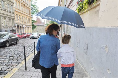 5 tys zł mandatu za spacer z dzieckiem po chodniku Jak interpretować