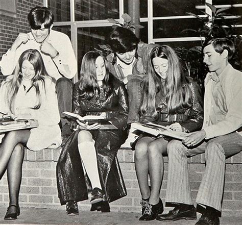 Biblio Beauties 50 Vintage Found Photos Of Ladies Reading Flashbak