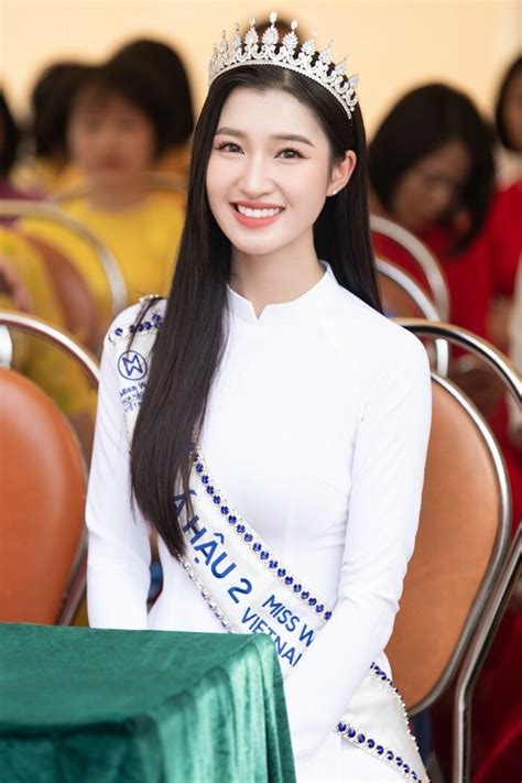 Rộ tin Á hậu Phương Nhi thôi học đại học hậu đăng quang