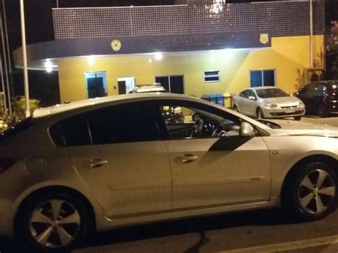 G1 Jovem é detido e carro clonado é recuperado pela PRF em Leopoldina