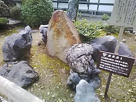 さき滋賀県の城 on Twitter 鞍馬寺なう宇宙がご本尊だったり桜先輩がシュバってきそうな石があったり事実上の恋する小惑星コラボ