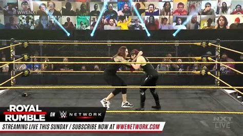WWE女子赛 臀部撞脸为了金腰带美女们真是无所不用其极 腾讯视频