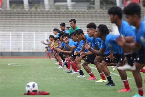 Latihan Perdana Timnas Indonesia U 19 Shin Tae Yong Genjot Fisik