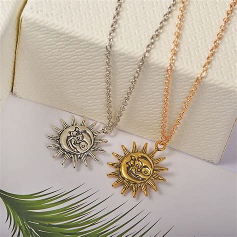 Collar con colgante de sol pequeño para mujer gargantilla de cadena de