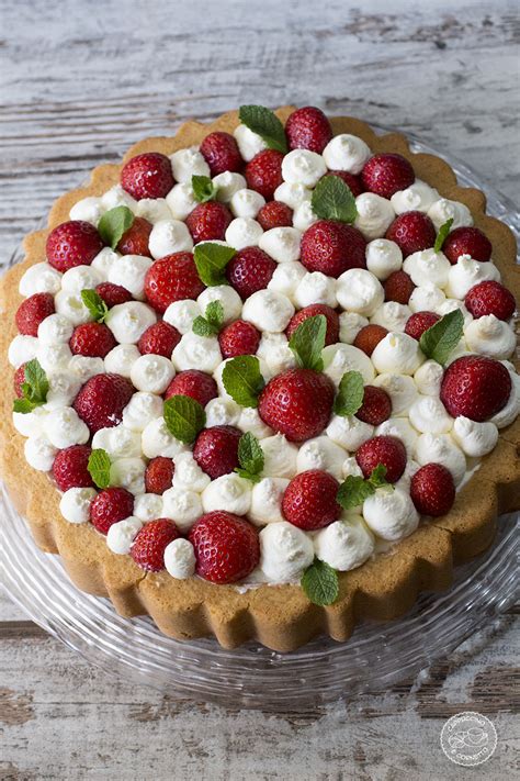 Crostata Morbida Alle Fragole Con Panna E Mascarpone