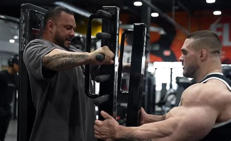 Nick Walker Starts 2023 Arnold Classic Prep With A Hellacious Chest And