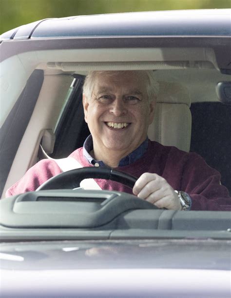 Photo Le Prince Andrew Duc D York Arrive En Range Rover Au Chateau