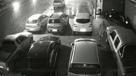 Homem Flagrado Por C Meras De Seguran A Invadindo Concession Ria
