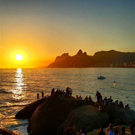 Rio de Janeiro e o Espetáculo do Pôr do Sol Onde ver Apaixonados