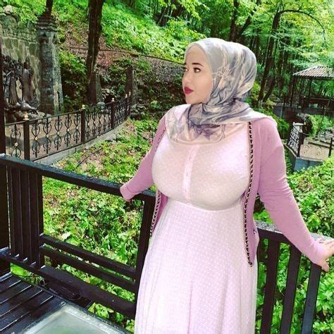 Pin af Shoxa Gyan på hijab