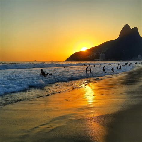 Rio de Janeiro e o Espetáculo do Pôr do Sol Onde ver Apaixonados