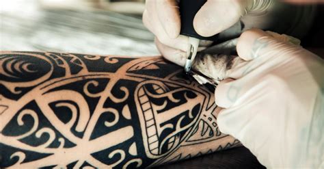 Qué pasa con la tinta de los tatuajes