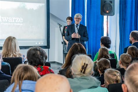 Otworzyli My Centrum Aktywno Ci Lokalnej W Gliniance Tuwi Zowna Pl
