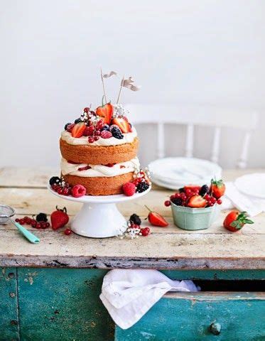 Splendid Design Trend Alert Naked Cakes Fresh Fruit Recipes Cute