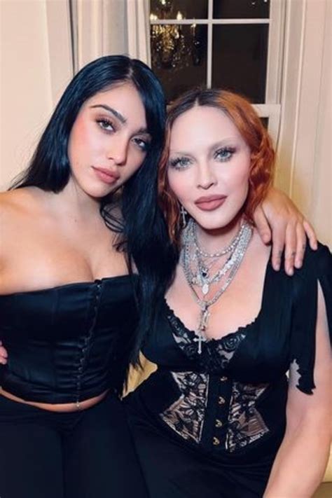 La rara foto familiar que Madonna subió con sus seis hijos
