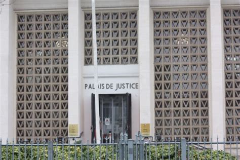 Après l annonce du placement de son enfant cette mère de famille