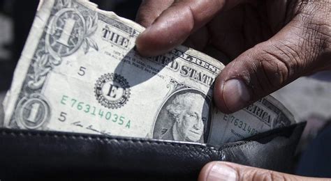 Dólar bajó de precio este martes en ventanillas así cotizó hoy