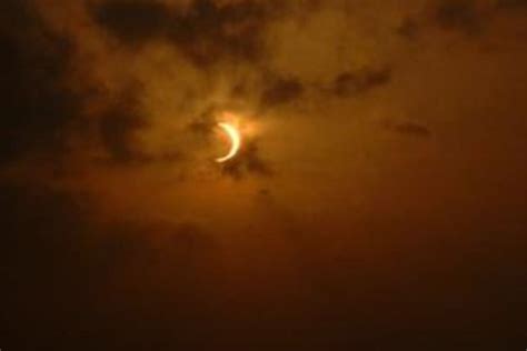 Qué es la retinopatía solar y cómo evitarla durante el Eclipse de sol