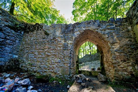 Zřícenina hradu Šostýn TuristickaMapa cz