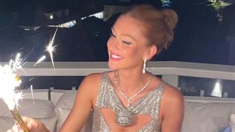 Marina Ruy Barbosa abre álbum de aniversário e reflete Começo de um