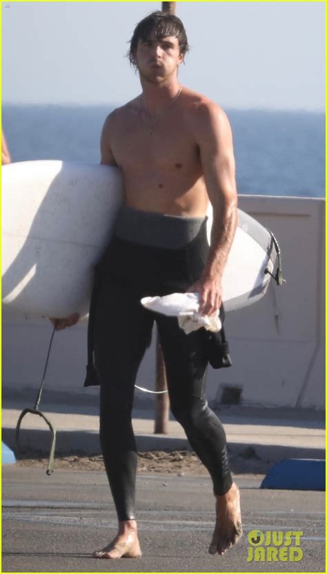 Alexis Superfan S Shirtless Male Celebs Jacob Elordi Shirtless Surfing