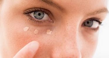 Poches sous les yeux Quelles méthodes pour les faire disparaitre