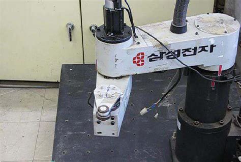 figure 1 from high accuracy trajectory tracking of industrial robot manipulators using time