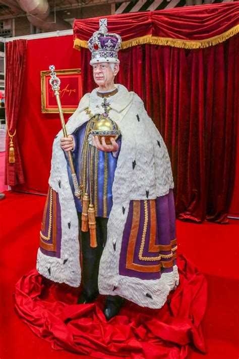 Un Artist Cofetar L A Recreat Pe Regele Charles La Scara Naturala Sub